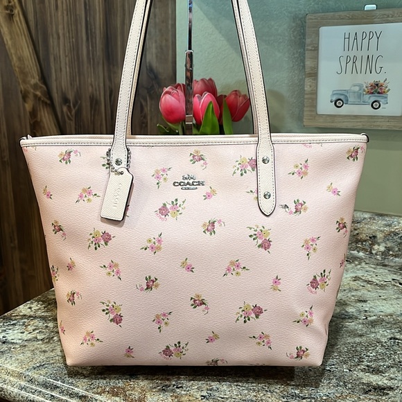 Coach | Bags | Coach Euc Daisy Floral Pink City Tote | Poshmark